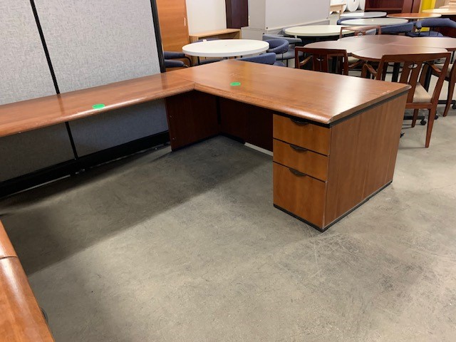 Desks: Affordable Office Desks | The Bargain Bureau