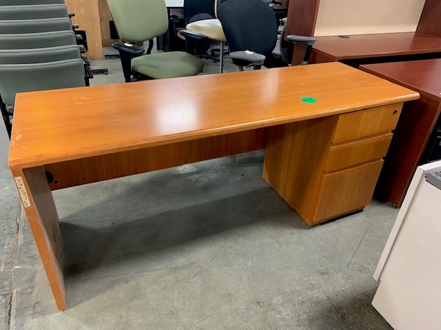 Desks: Affordable Office Desks | The Bargain Bureau